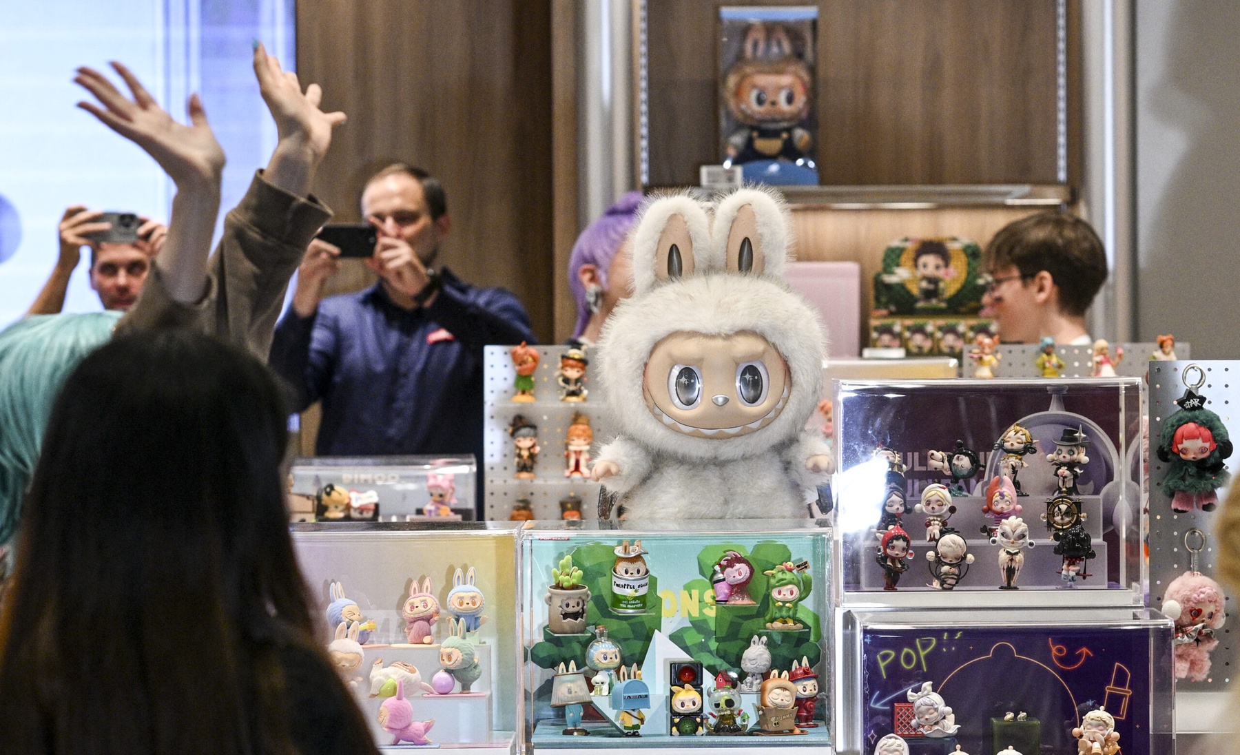 Particle News: Pop Mart Opens First German Labubu Store as Fans Queue ...