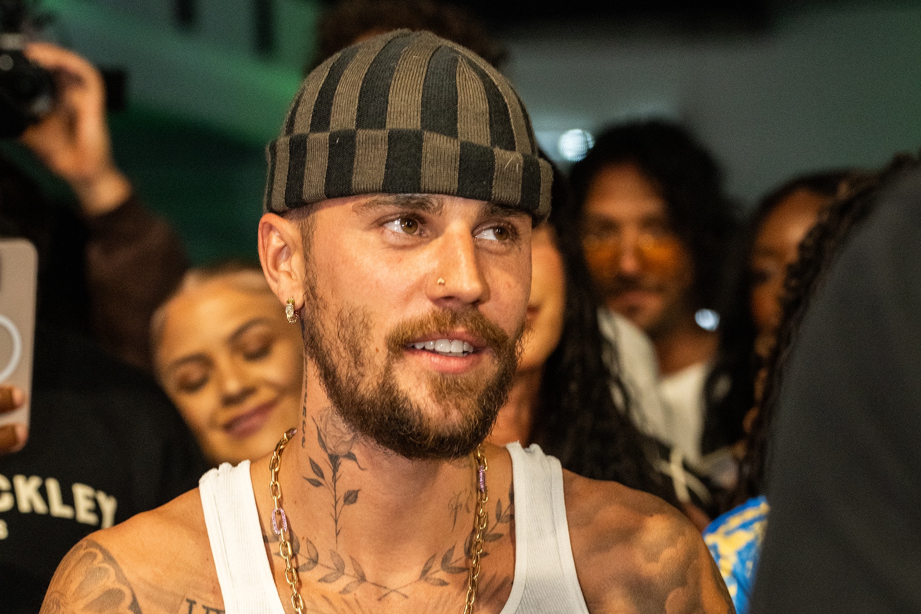 Particle News: Justin Bieber Drops Surprise ‘Swag II’ With 23 Tracks ...