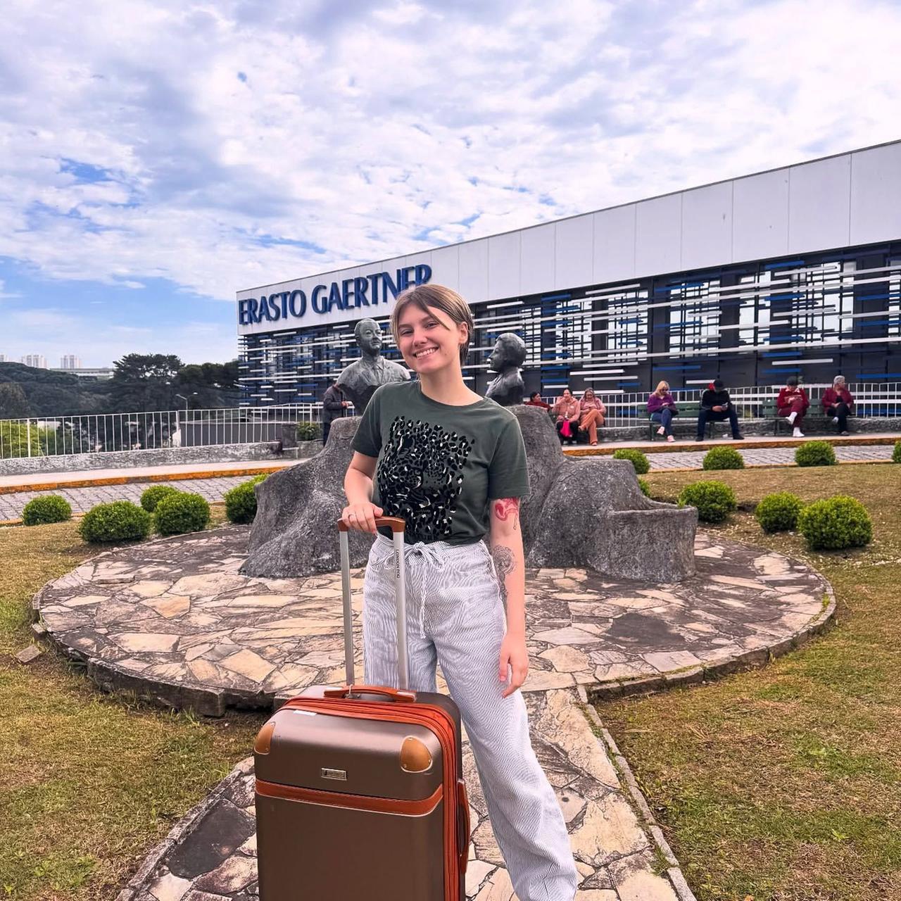 Particle News: Isabel Veloso Undergoes Catheter Placement as Bone ...