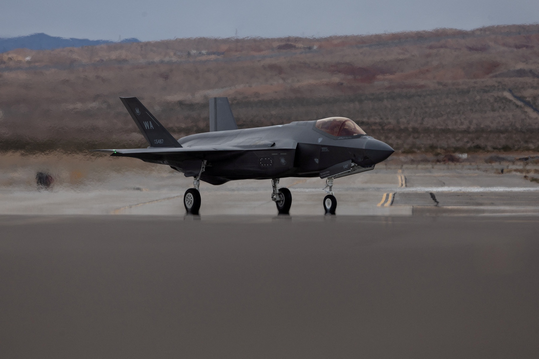 Particle News: Singapore Expands Stealth Fighter Fleet with Additional F-35A Jets