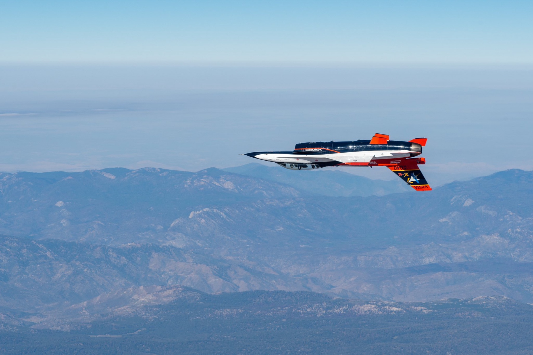 Particle News: US Military Achieves First AI-Controlled vs. Human Pilot ...