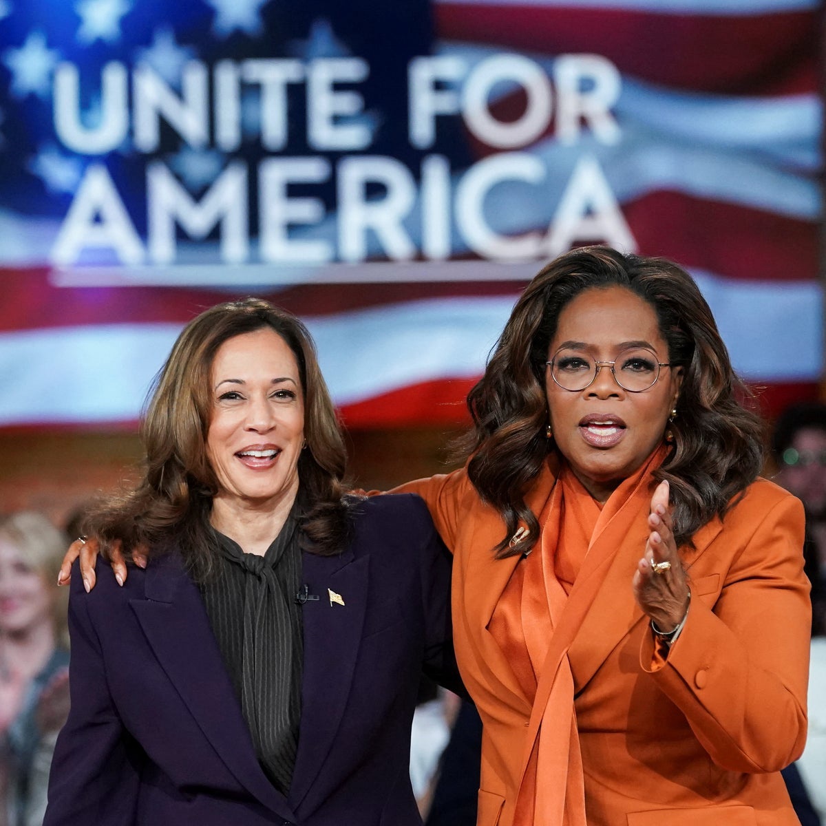 Particle News: Fact-Check Debunks Claim Kamala Harris Used Teleprompter ...