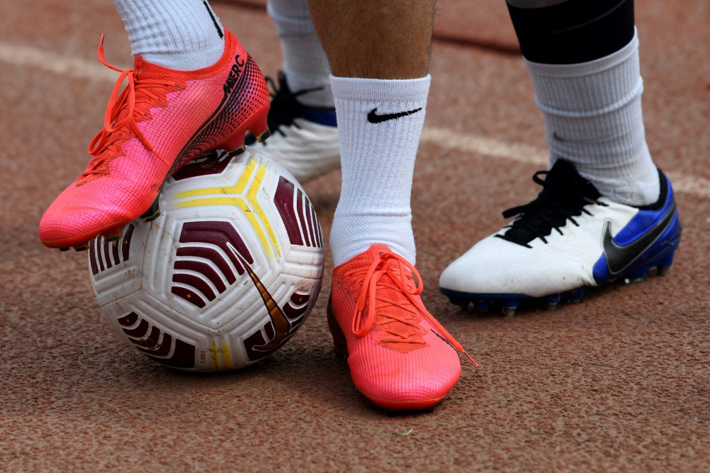 Particle News: Chinese Footballer Guo Jiaxuan Dies Following Head ...