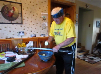 Most Pieces Of A Nine-Inch Cucumber Cut Using A Samurai Sword | World ...