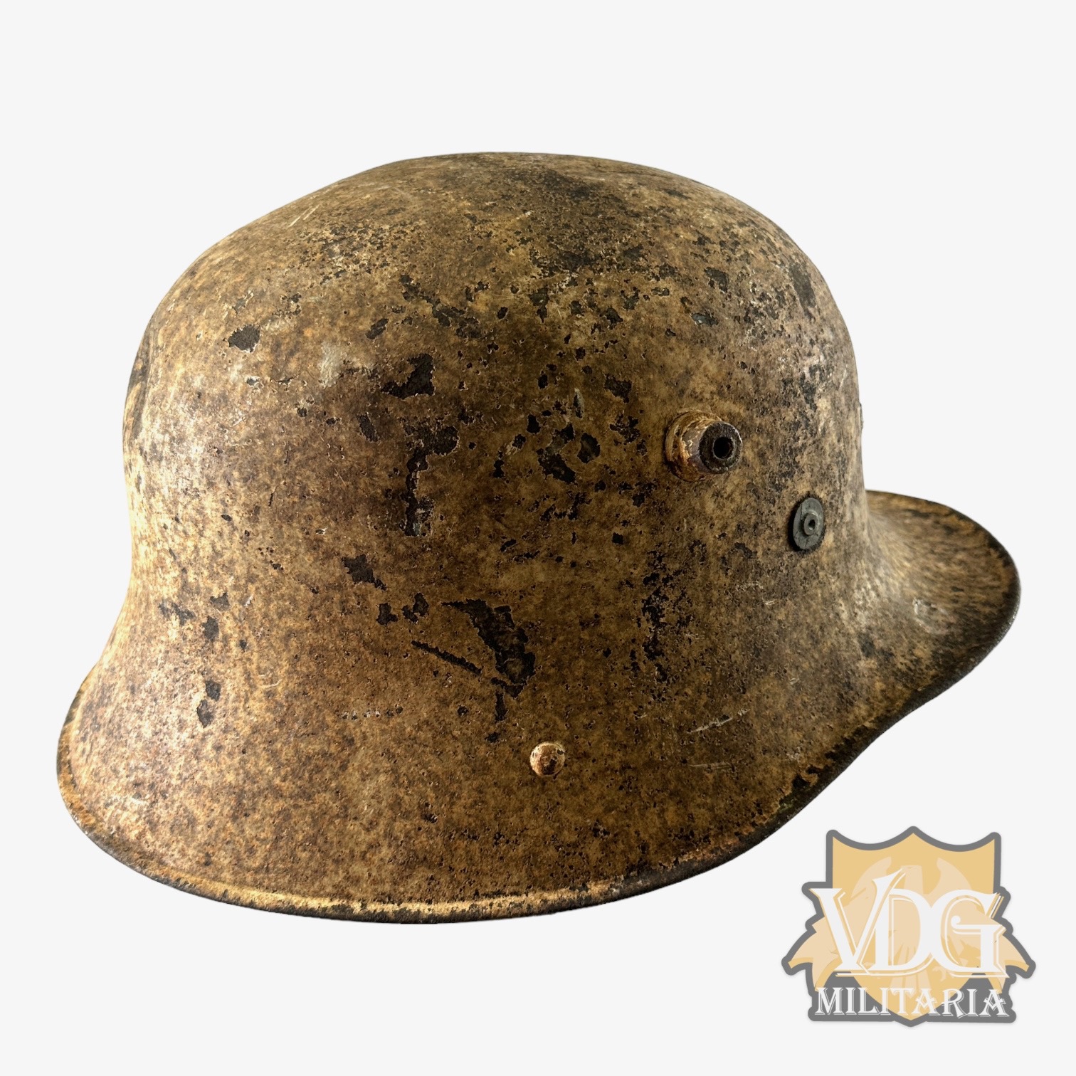 Irish M1927 White Painted Vickers Helmet, complete with Liner ...