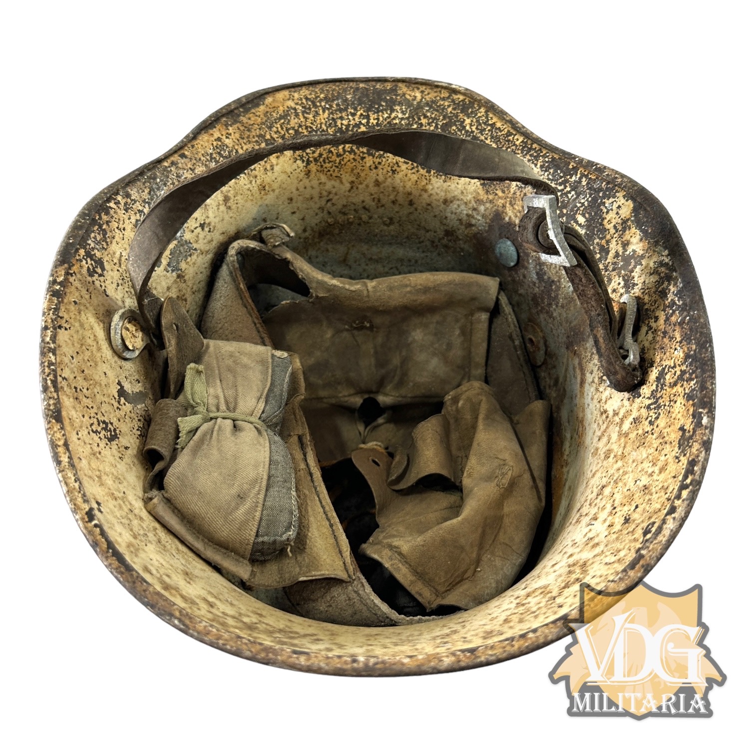 Irish M1927 White Painted Vickers Helmet, complete with Liner ...