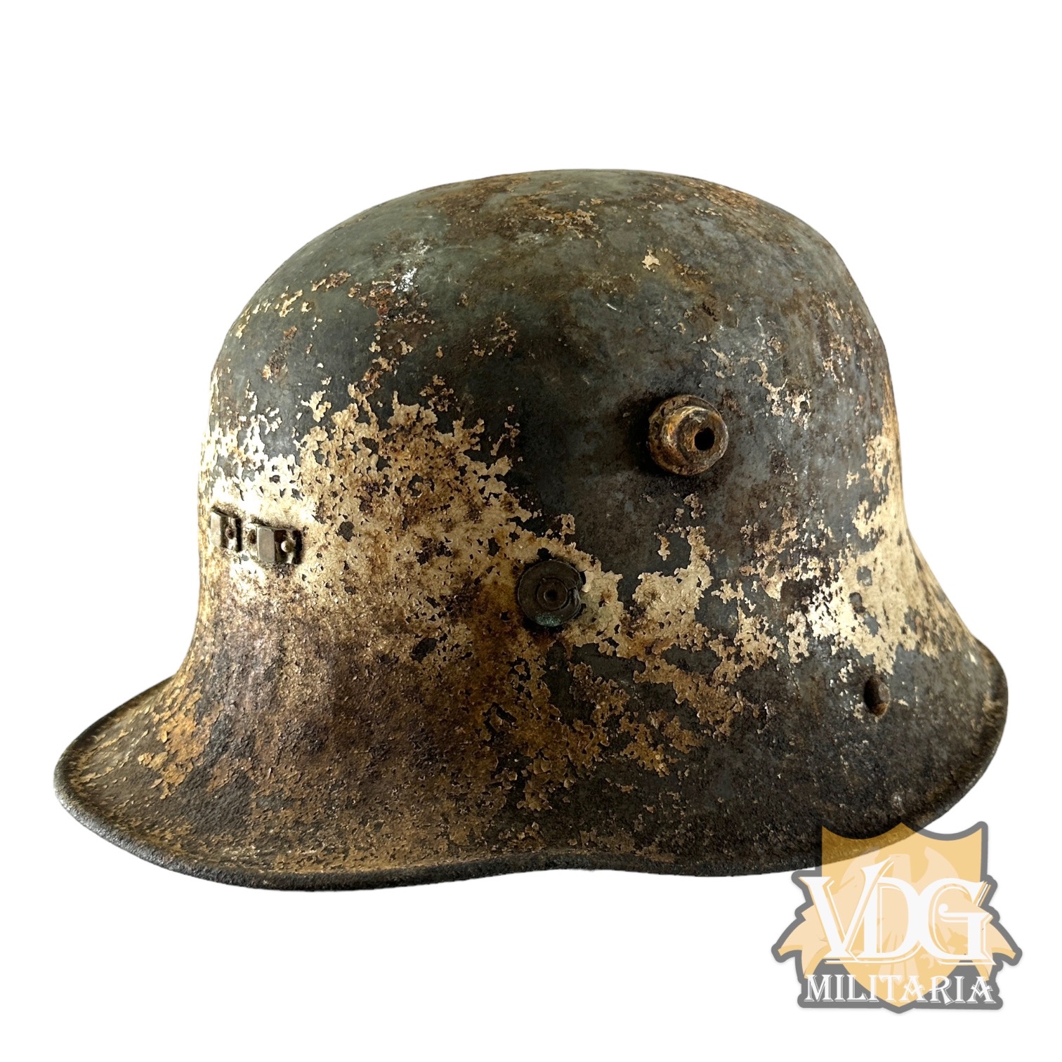 Irish M1927 White Painted Vickers Helmet, Complete with Liner | VDG ...