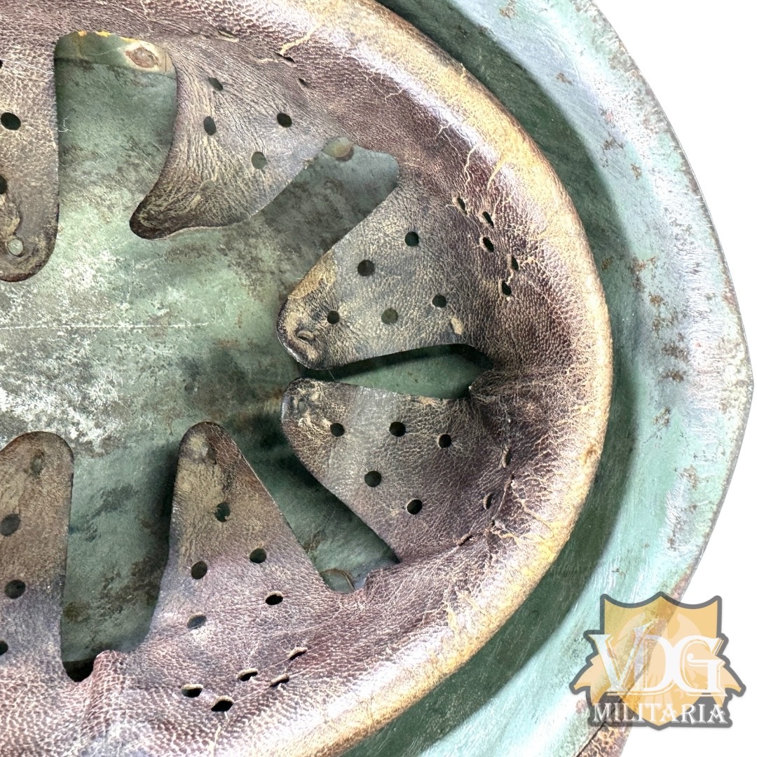 WW2 Italian M333 Helmet complete with liner and chinstrap Shell Marked ...