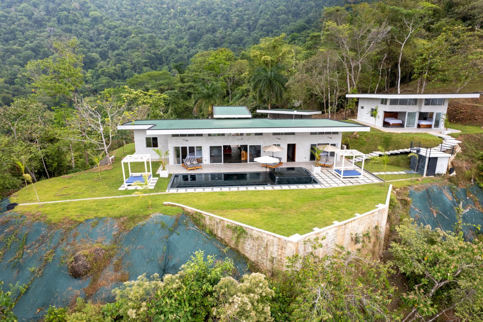17 Acres of Private Estate With Two Homes With Panoramic Views in ...