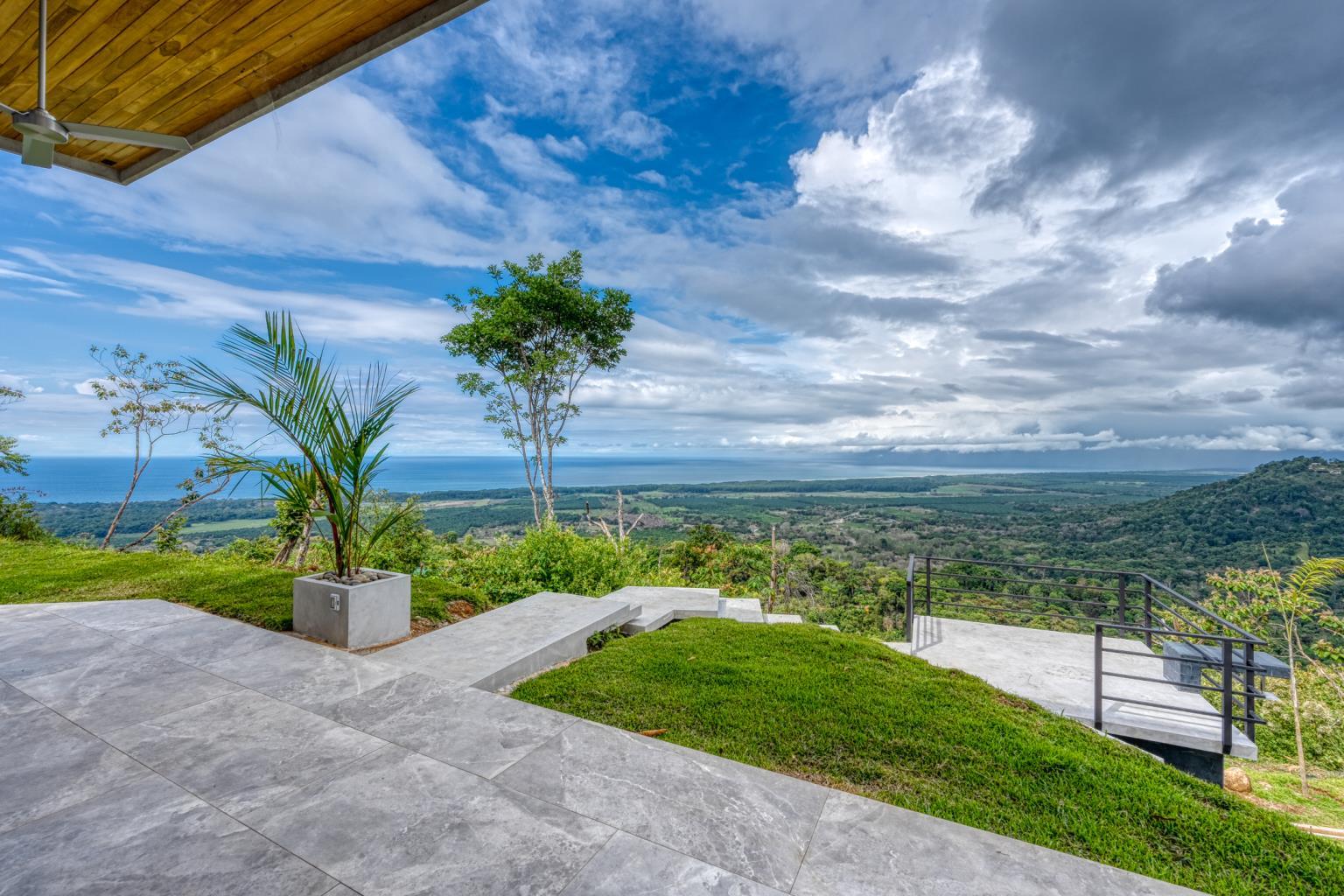 17 Acres of Private Estate With Two Homes With Panoramic Views in ...
