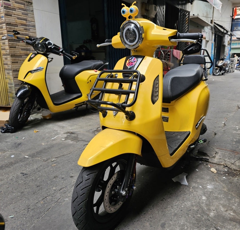 Đi xe máy điện độ có bị bắt không? Mức phạt lỗi độ xe máy điện