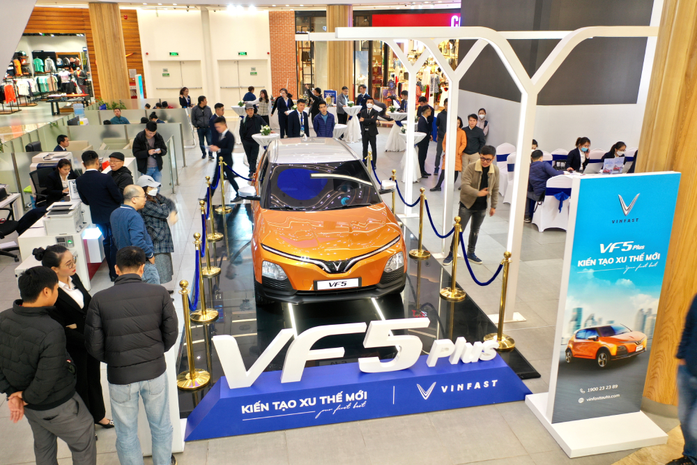 Review VF 5 Plus và "cơn mưa" lời khen