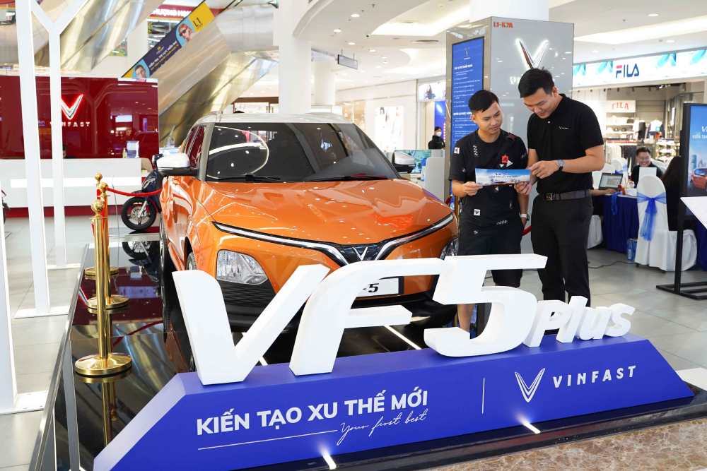 Review VF 5 Plus và "cơn mưa" lời khen