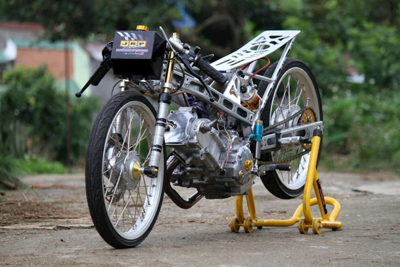 Xe drag là gì? Lịch sử đua xe drag và thể lệ thi đầu