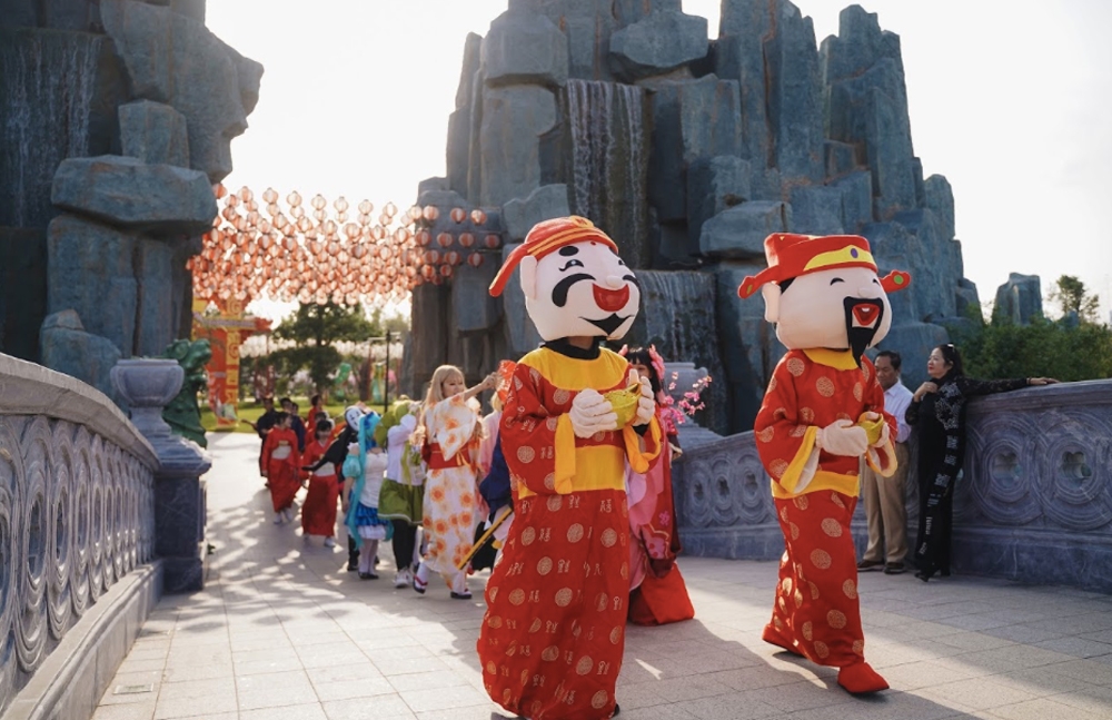 Sự kiện chào Xuân "Vi vu tết châu Á" Vinhomes Smart City