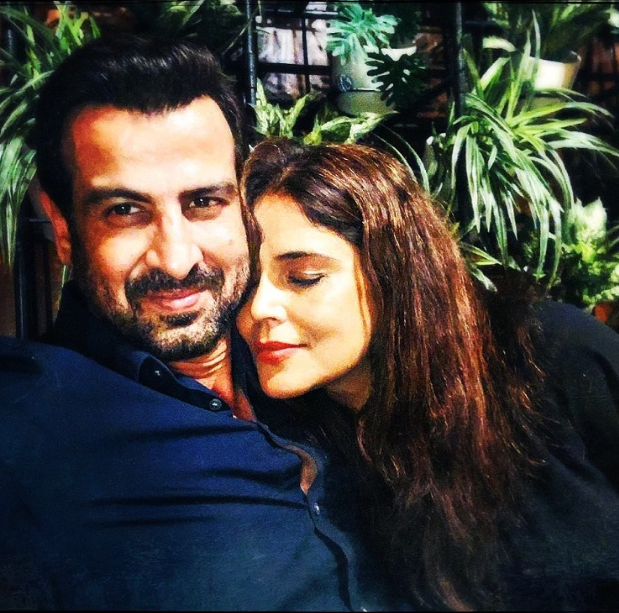 Ronit Roy renews wedding vows with wife Neelam Bose on 20th Anniversary ...