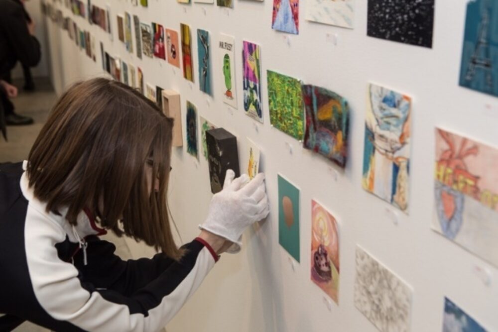 Visual AIDS | 18TH ANNUAL POSTCARDS FROM THE EDGE