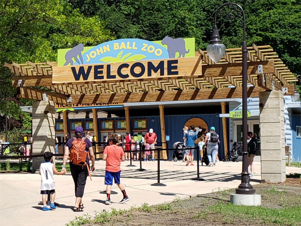 John Ball Zoo celebra 5 millones de visitantes