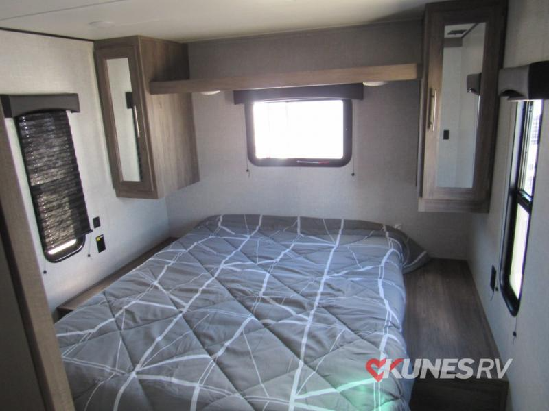 CrossRoads Zinger Travel Trailer Review