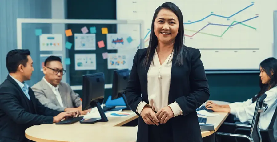Who Is A Sales Director & How To Become One? All Details