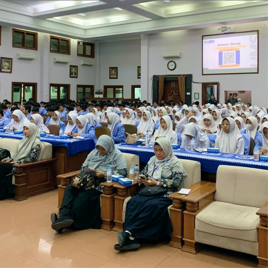 UMS Kenalkan Sejumlah Beasiswa kepada Pelajar SMA Muhammadiyah 2 Sidoarjo | Universitas ...