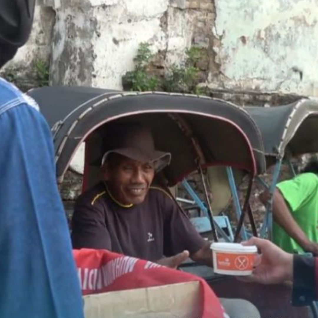 IMM FT UMS Bersama Lazizmu Solo Adakan Gerakan Jumat Berbagi Secara ...