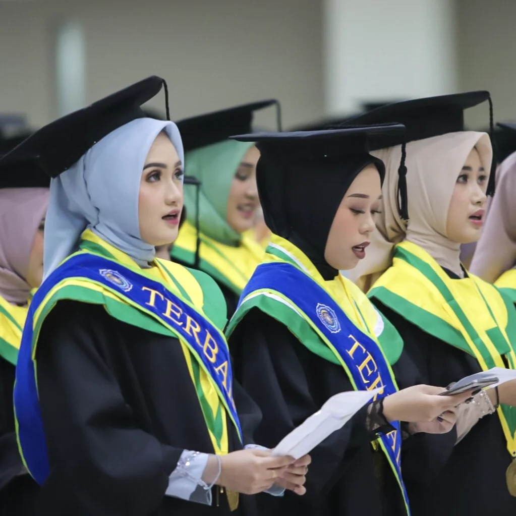 Pelepasan Wisudawan Sarjana dan Pascasarjana UMS Periode IV, 948 Lulusan Raih Predikat Cumlaude ...