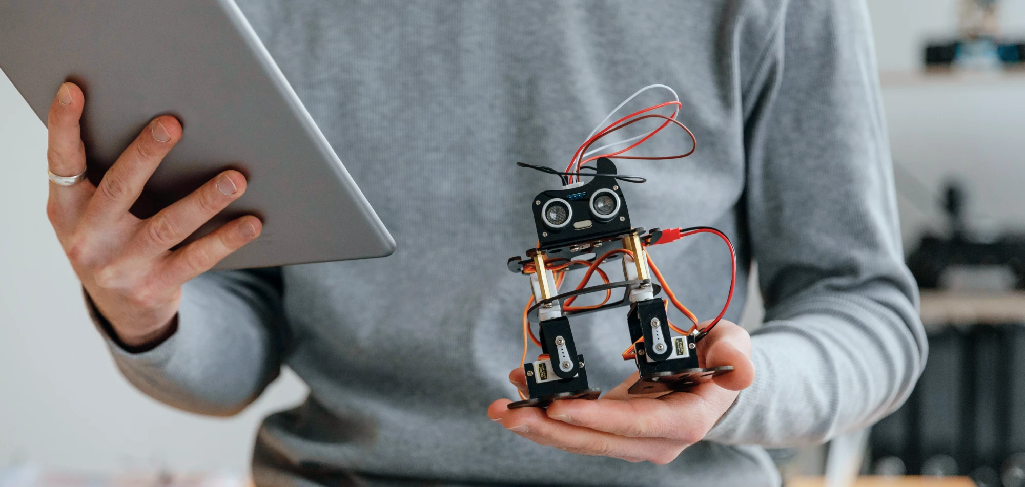 Open Presale Tiket Kontes Robot Indonesia 2024 | Universitas ...