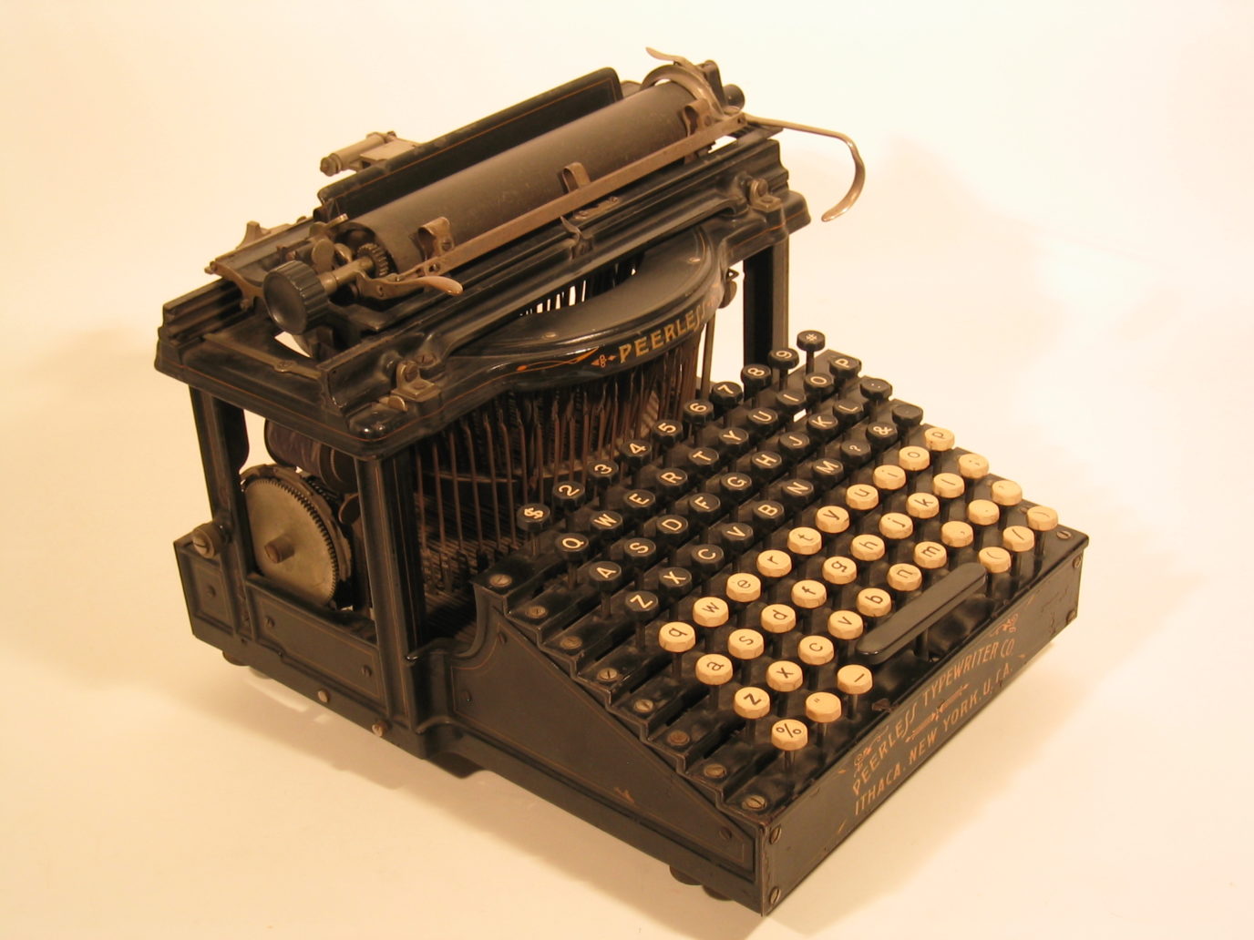 10 Gorgeous Typewriters Every Writer Dreams About – Web Design Ledger