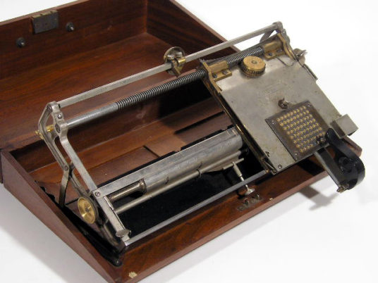 10 Gorgeous Typewriters Every Writer Dreams About – Web Design Ledger