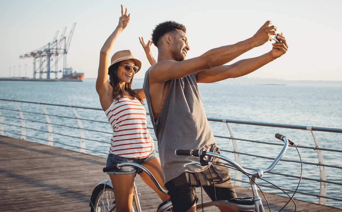 Wingman Dating App - Better dates landed by friends