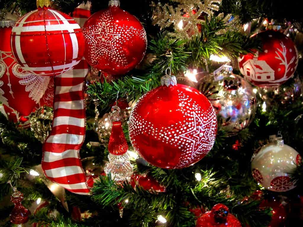 Christmas Colors: Unwrap the Meaning Behind Festive Hues