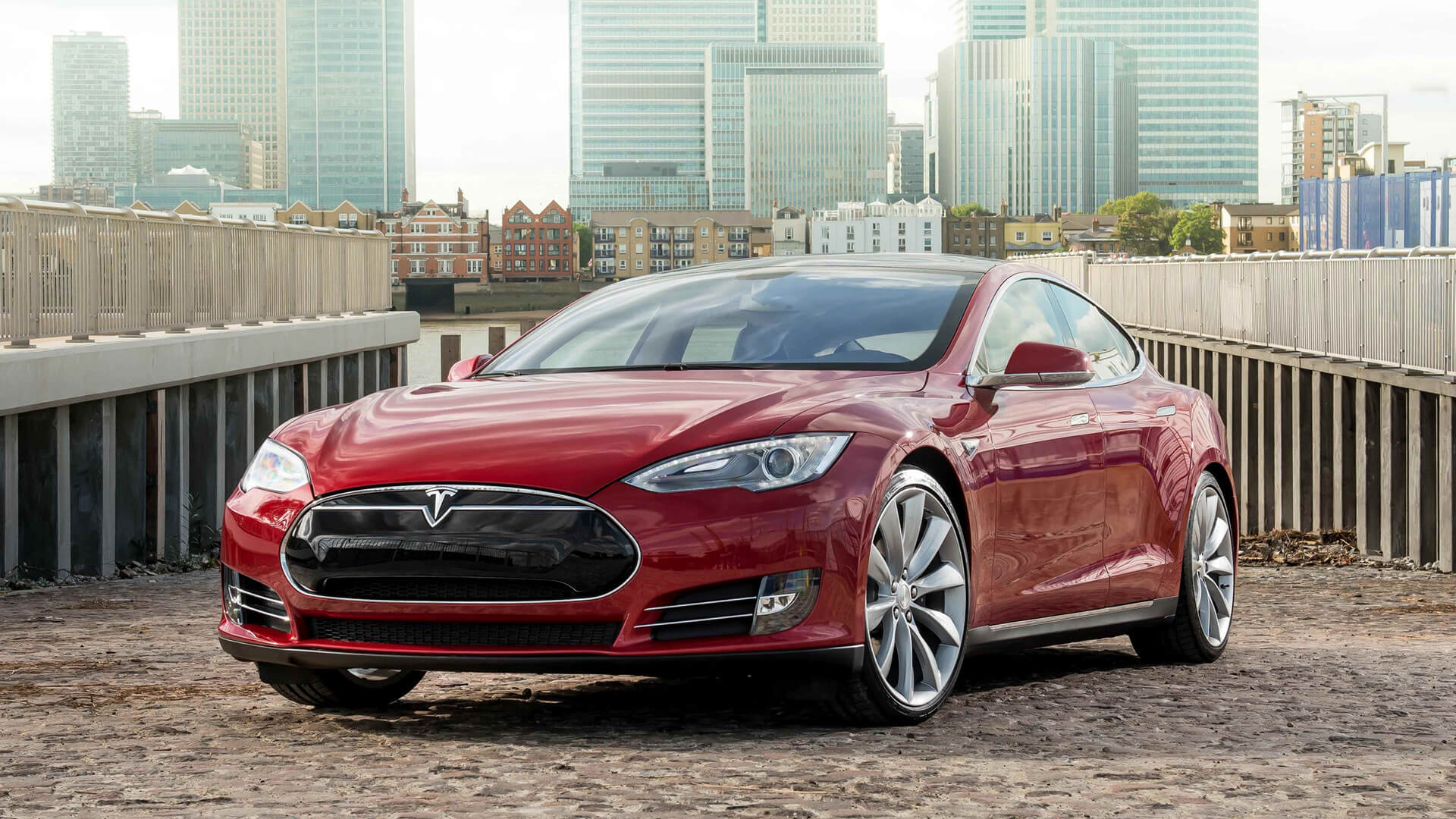 Compare Tesla Model S & amp; Tesla Model 3