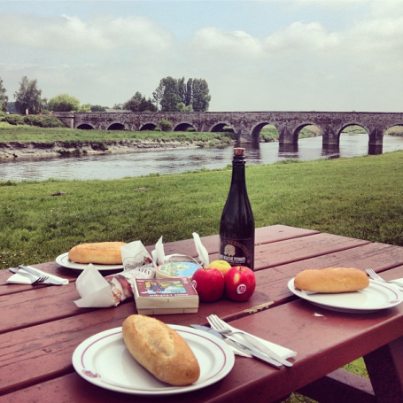 The Beauty of Breaking Bread, a Story of Sharing Food - EcoSalon