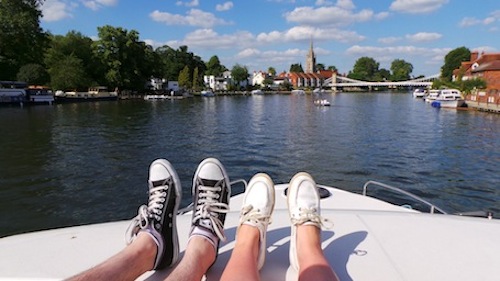 Amazing Canal Boating on the Thames in England's Countryside - EcoSalon
