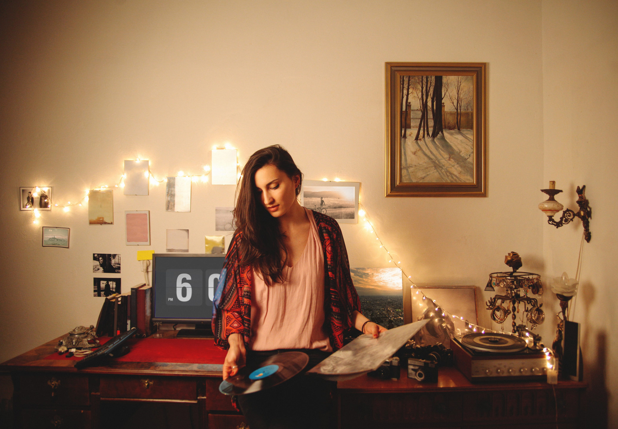 5 Record Tables to Put the Perfect Spin on Your Vinyl Collection - EcoSalon