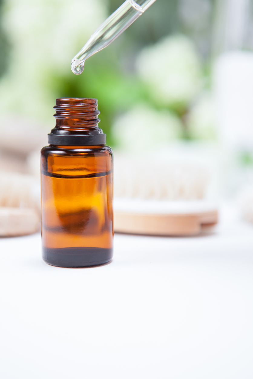 These 3 Powerful Tea Tree Oil Uses Make it a Medicine Cabinet Must