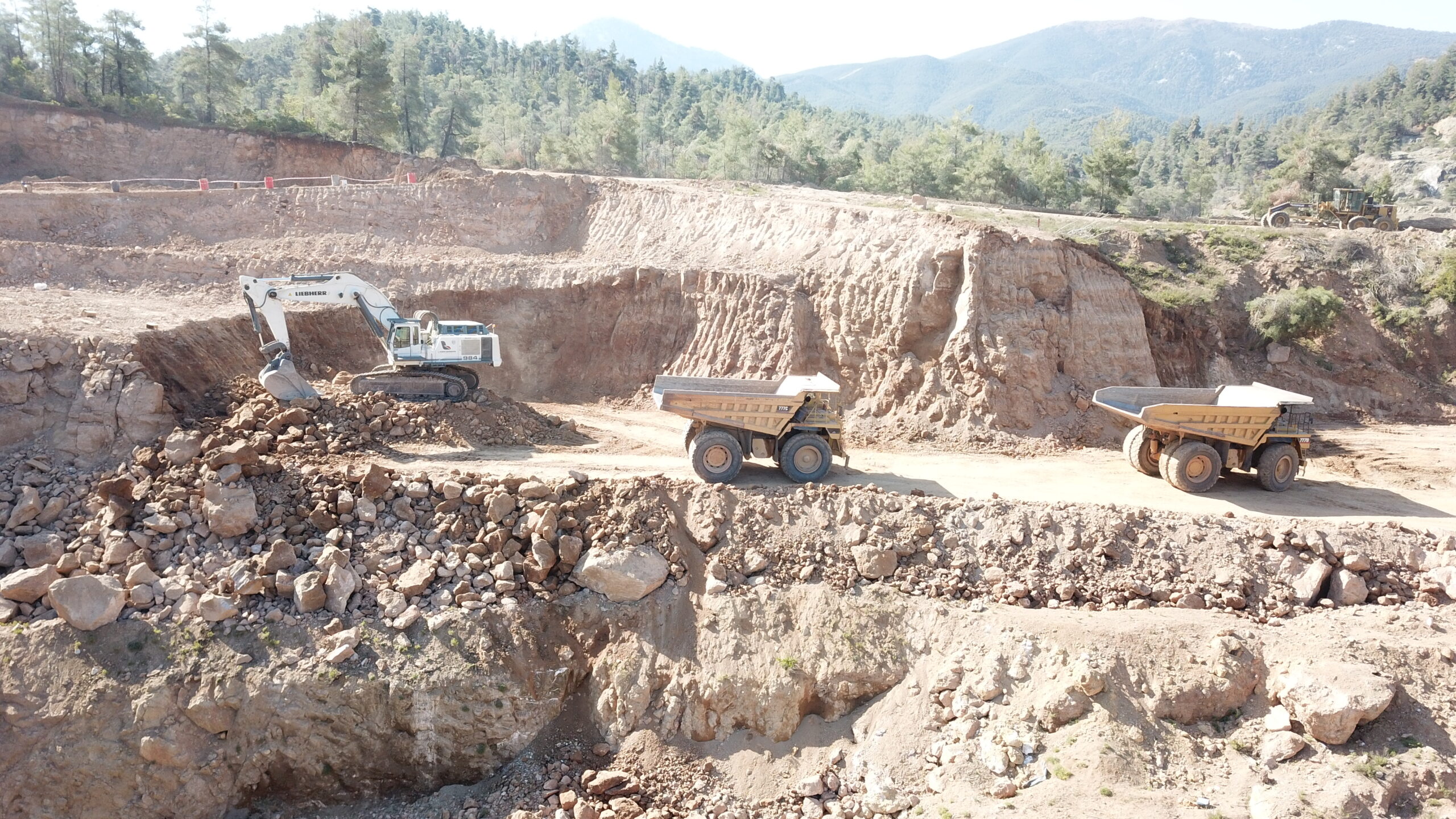 Quarries Photos | Heavy Machinery in Stone & Aggregate Quarries