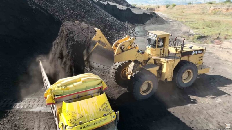 Caterpillar 990 – A Heavy-Duty Coal Loading Machine - Mega Machines Channel