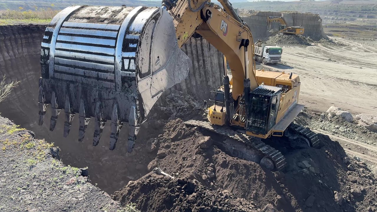 Caterpillar 395 & Cat 385C Excavators Loading Trucks - Sotiriadis ...