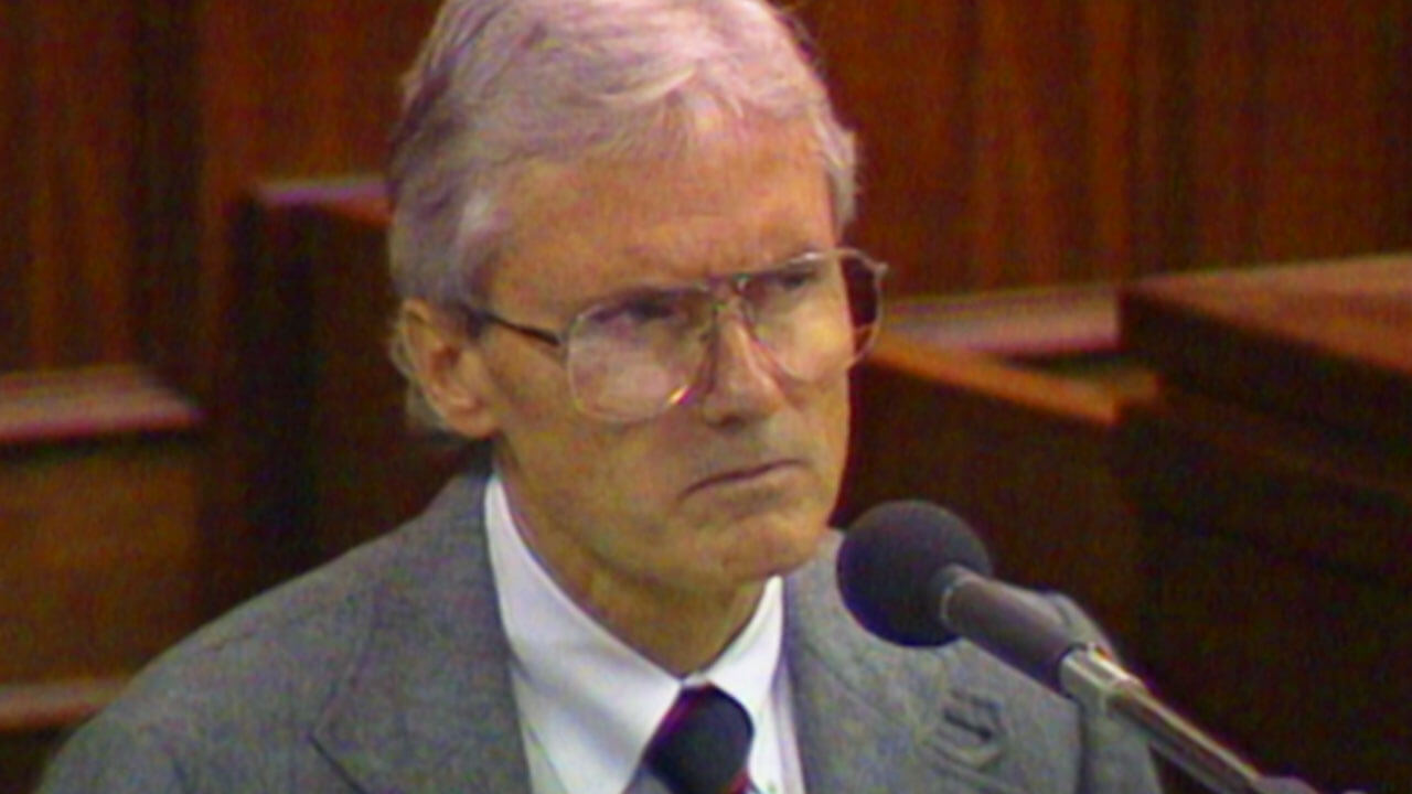 77-CA v. Menendez: Dr. Stuart Hart | Court TV Video