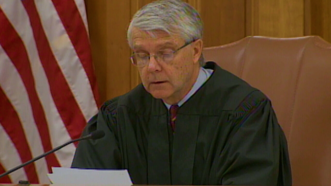 11-CO v. Nelson: Outside the Presence of the Jury | Court TV Video