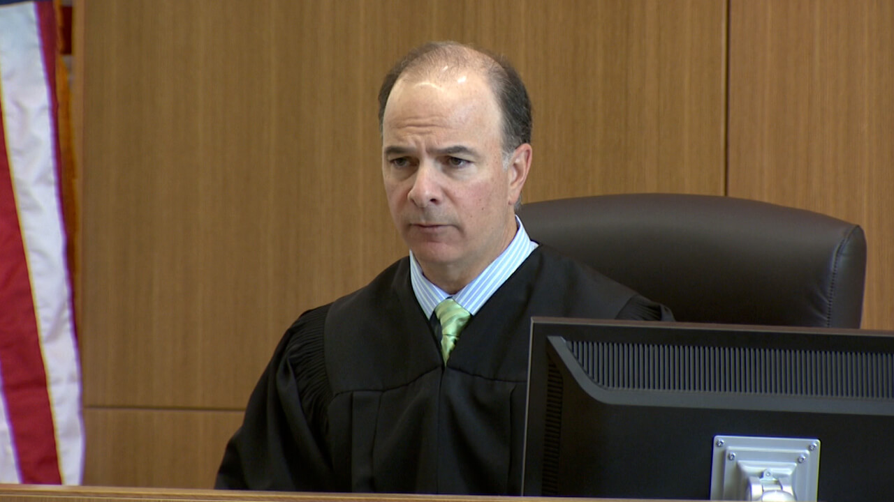 14-AZ v. Smith: Outside the Presence of the Jury | Court TV Video