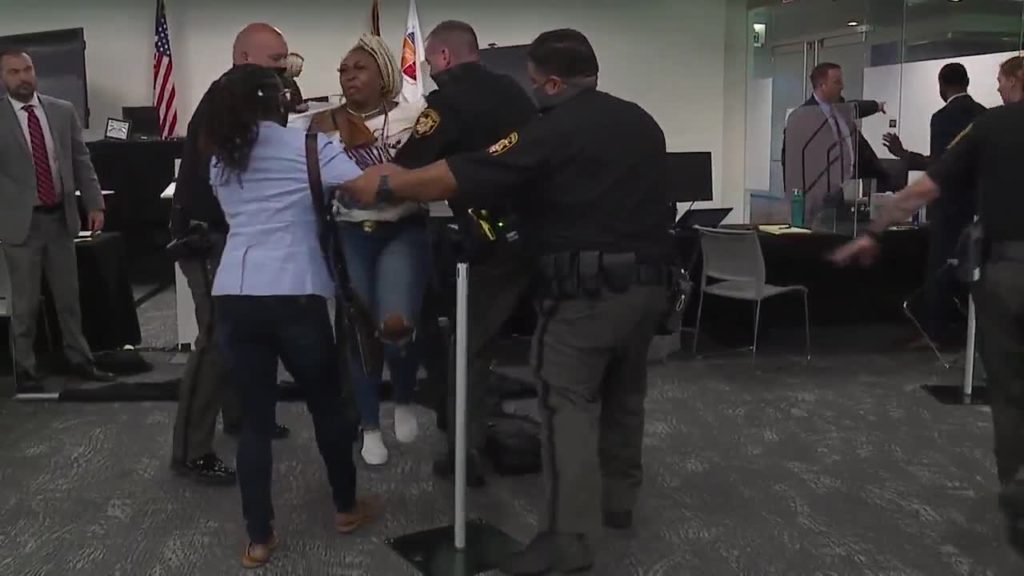 Chaos erupts in courtroom after brother of Simone Biles acquitted ...