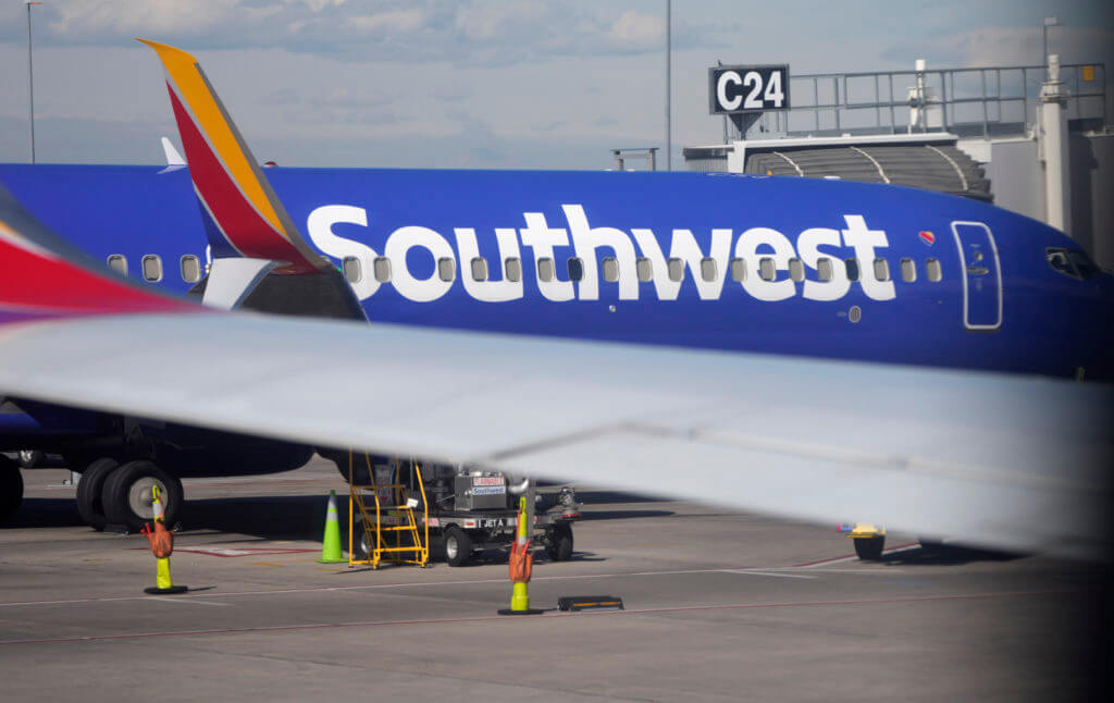 Pilot sues Southwest after colleague exposes himself | Court TV