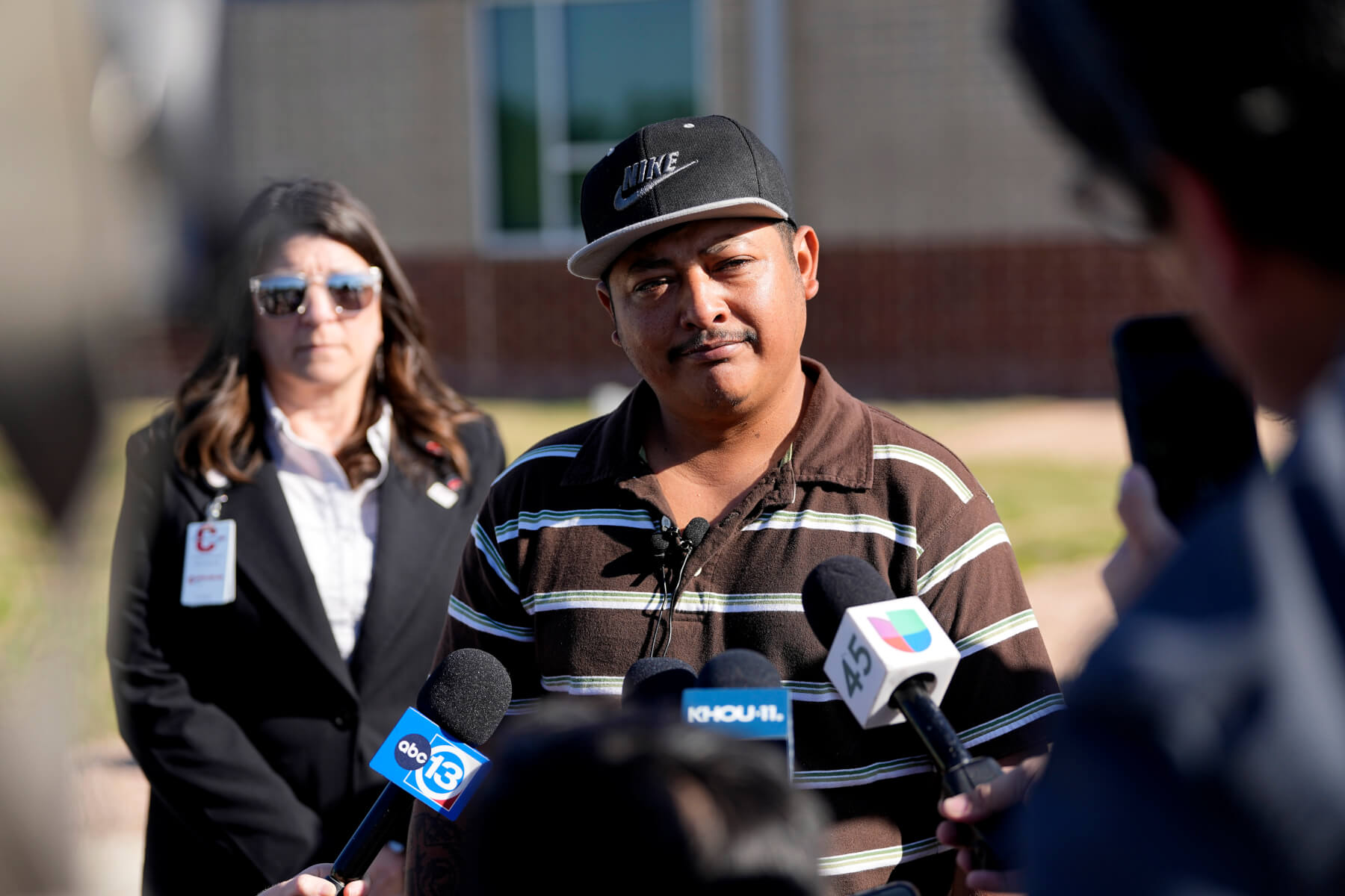 Zero Leads In Manhunt For Texas Gunman Accused Of Killing 5 Neighbors