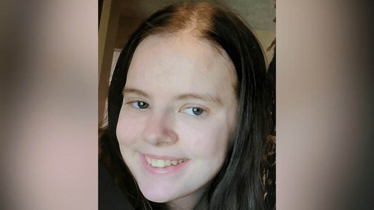 Teen charged with murdering adult boyfriend's mother with rock | Court TV