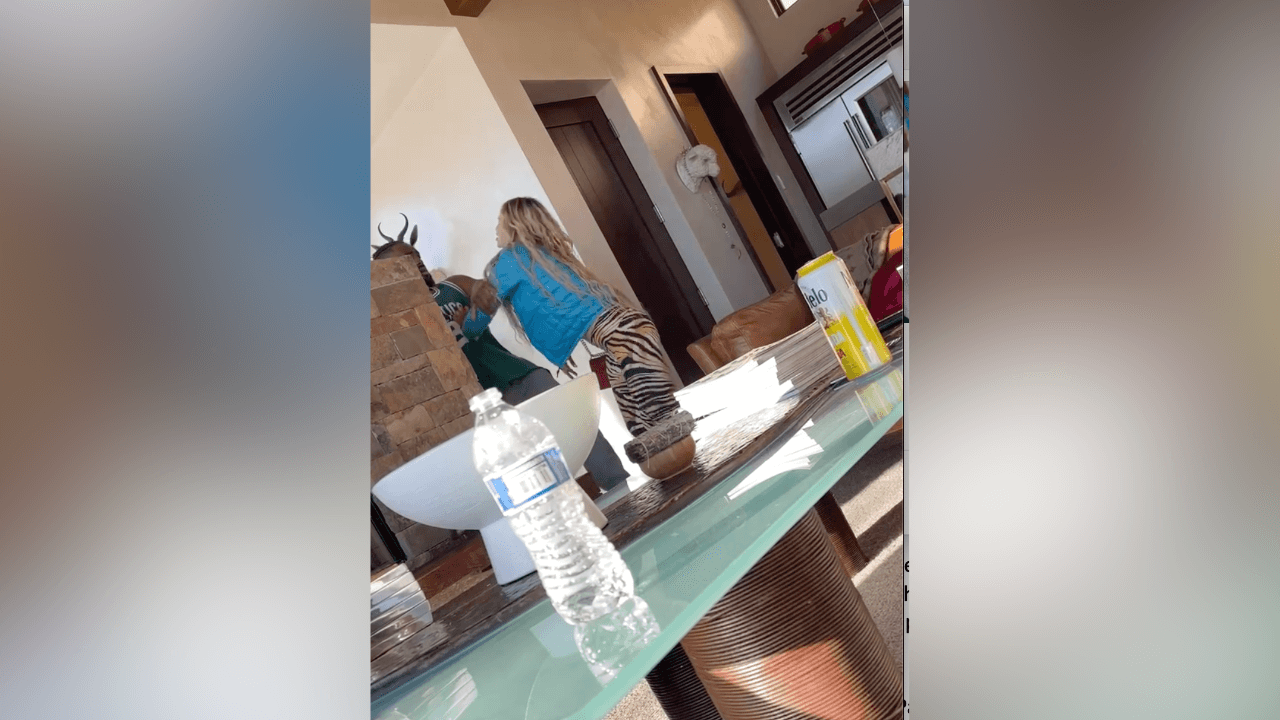 New video shows Courtney Clenney and boyfriend fighting weeks before ...