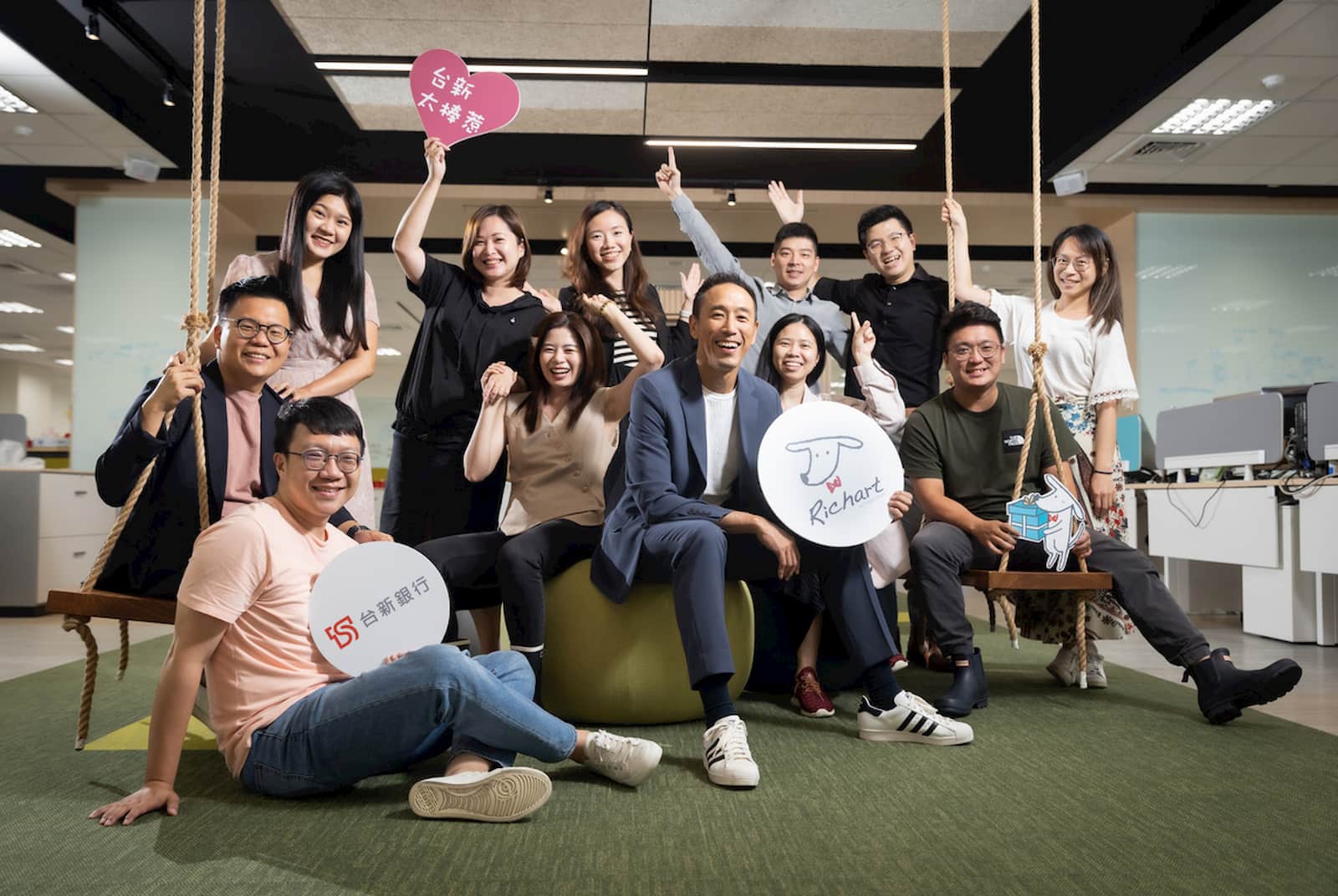 以「客戶洞察」持續創新，穩坐數位銀行龍頭─台新Richart全新改版｜天下雜誌