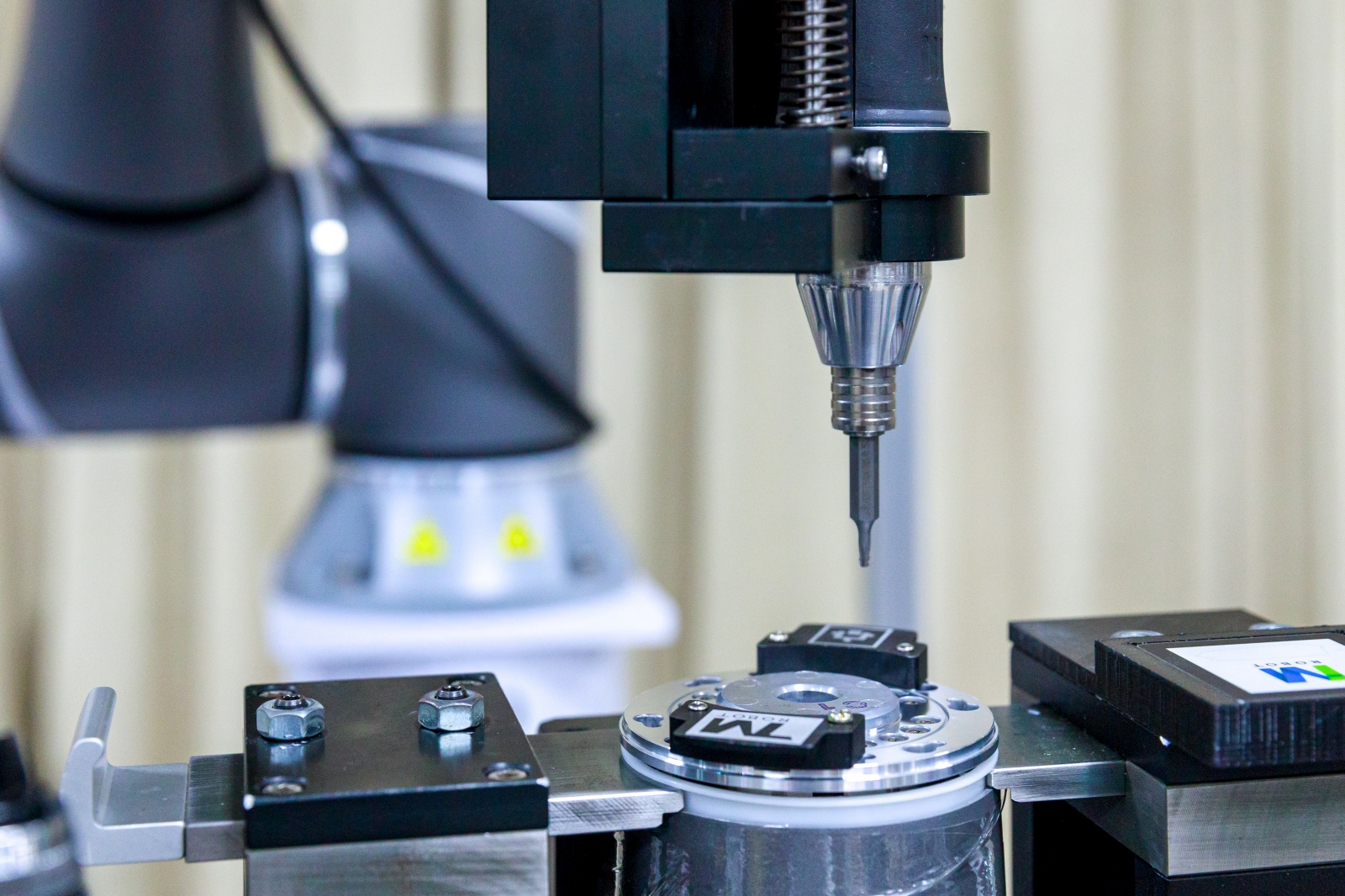 Techman Robots Makes World’s First AI-Vision Robotic Arm｜Industry｜2024 ...